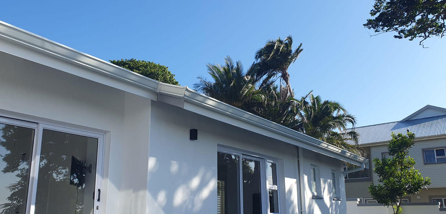 The Benefits of Seamless Aluminum Gutters - Hibiscus Gutters